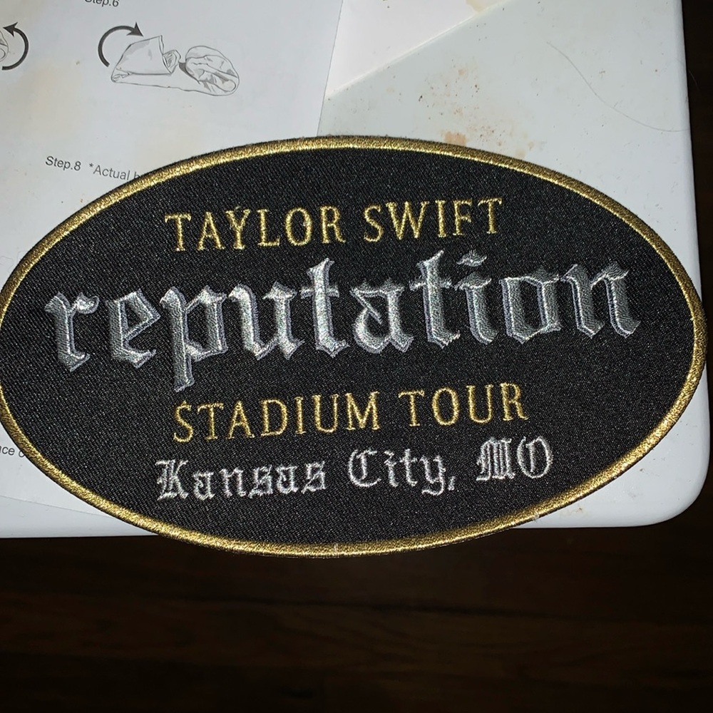 Taylor Swift Reputation Kansas City Stadium Tour - Gem